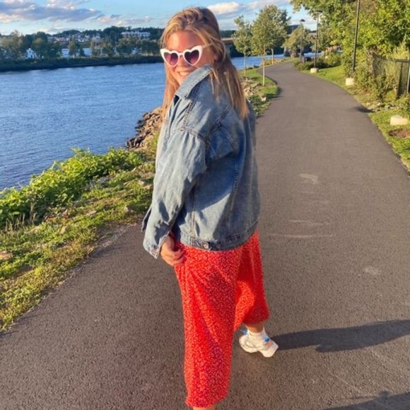 Jennah's Closet (@gghbg) | Poshmark